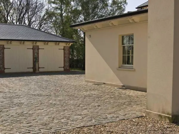 Yorkstone paving and cobbles - Natural Stone Consulting