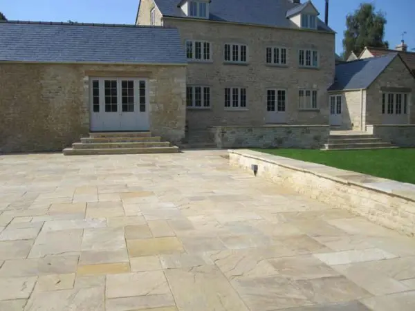 Yorkstone paving and cobbles - Natural Stone Consulting