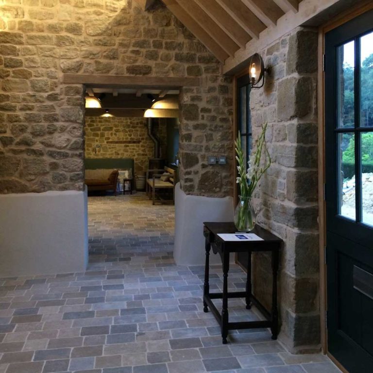 Hallway stone flooring: Choosing tiles for a welcoming entrance ...