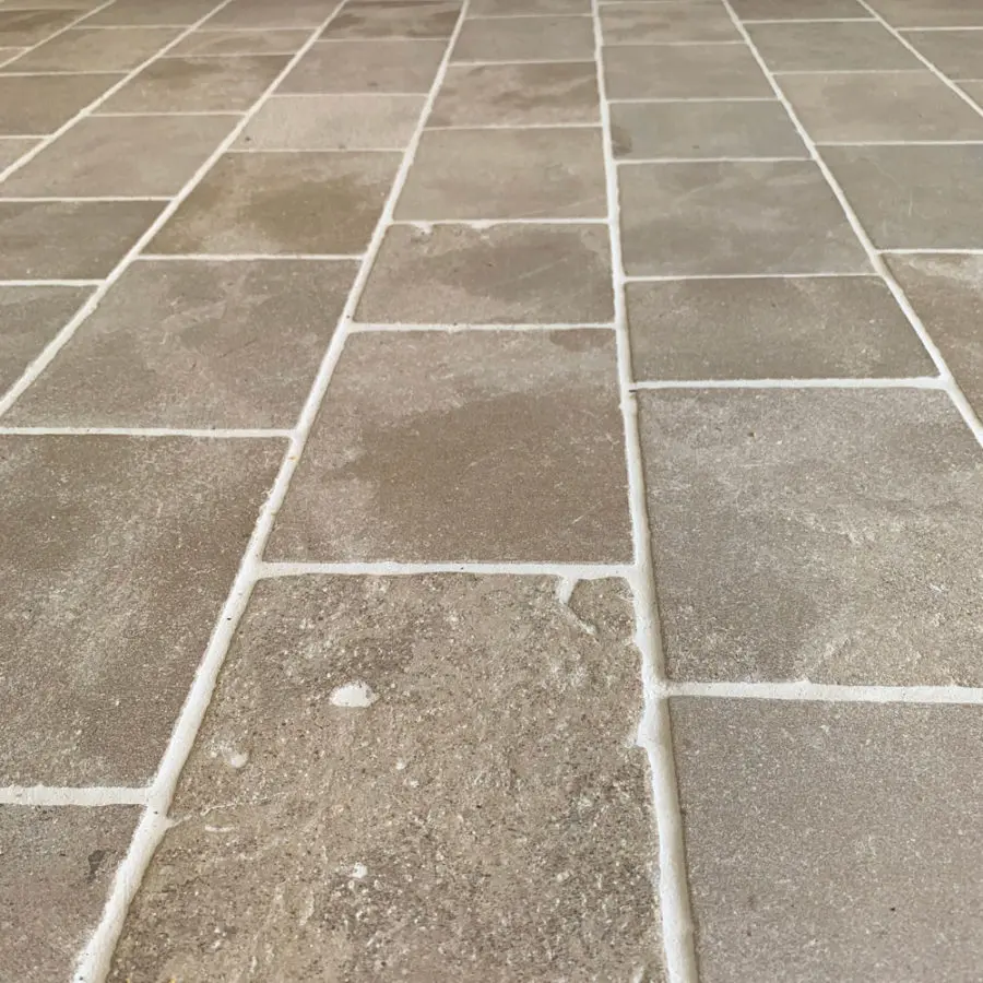 Overbury beige limestone pavers - Natural Stone Consulting