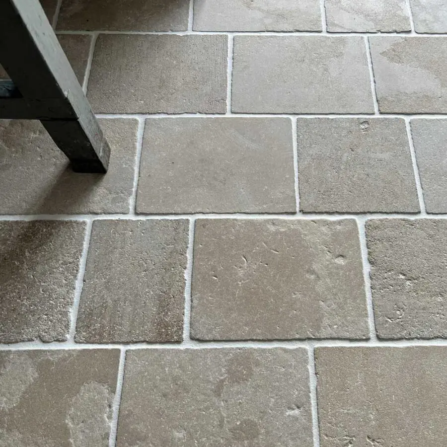 Overbury beige limestone pavers - Natural Stone Consulting
