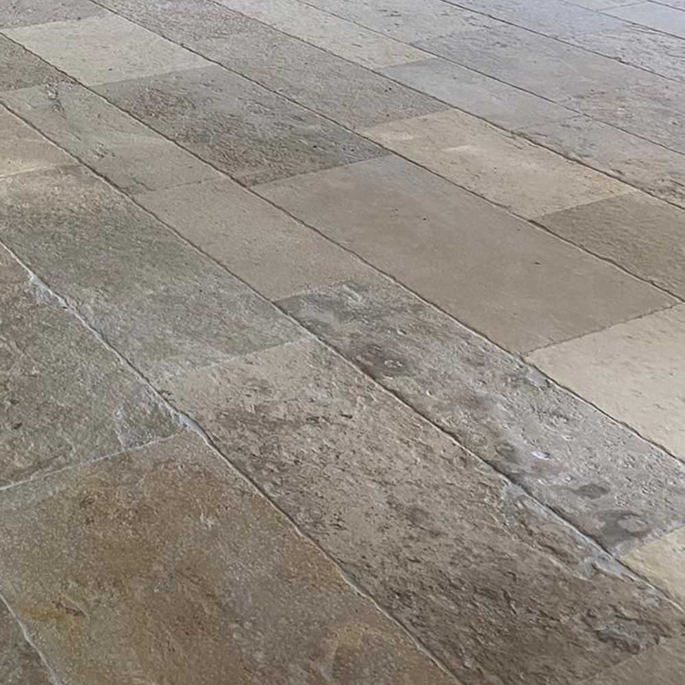 Vieux Rochefort antiqued French limestone - Natural Stone Consulting